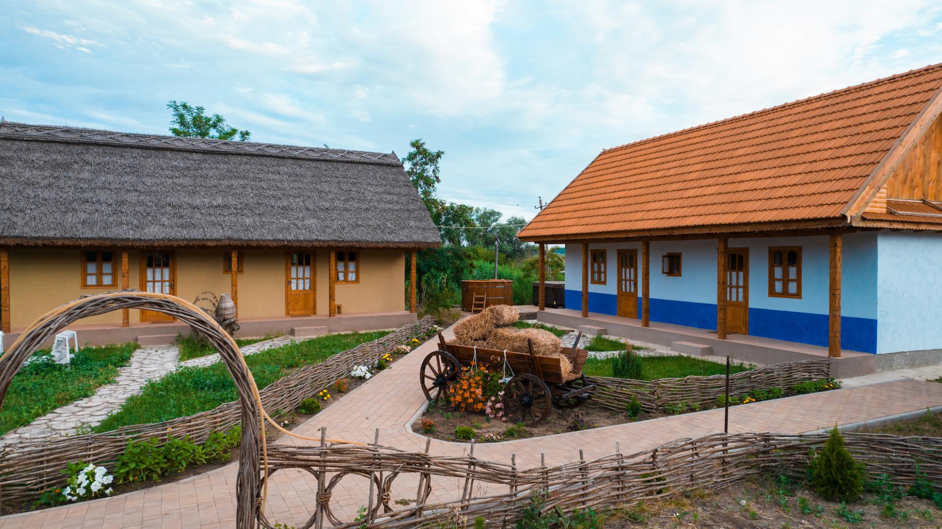 ECO VILLAGE VĂLENI – AFACEREA DE FAMILIE, ÎNSCRISĂ ÎN REȚEAUA MONDIALĂ ...