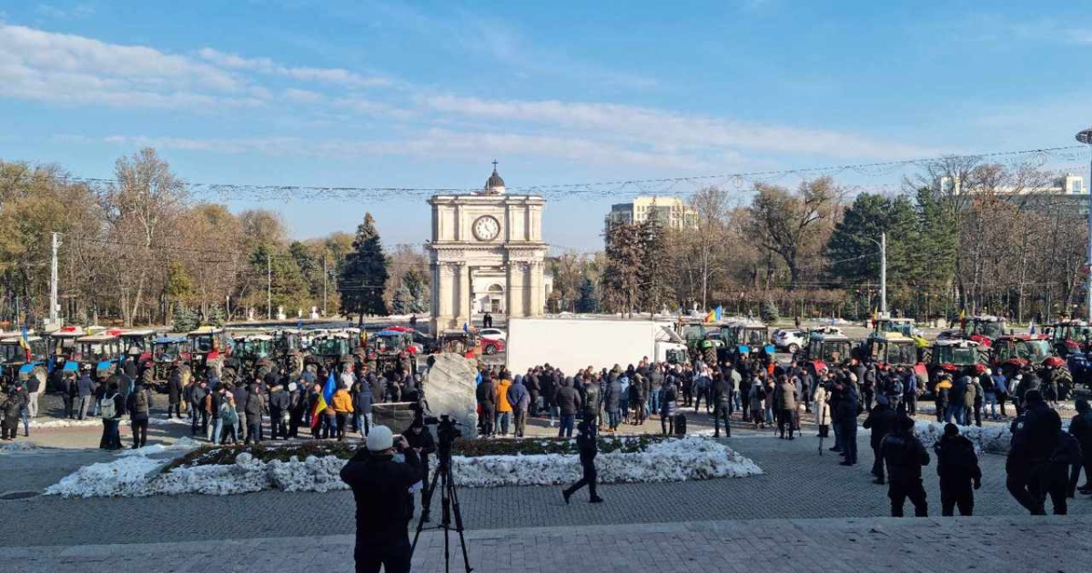 V. BOLEA: Moratoriul nu poate fi instituit. FERMIERII: Continuăm protestul V. BOLEA: Moratoriul nu poate fi instituit. FERMIERII: Continuăm protestul